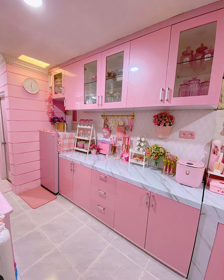 15 Retro Pink Kitschy Kitchens For Girly Girls - Love and Marriage